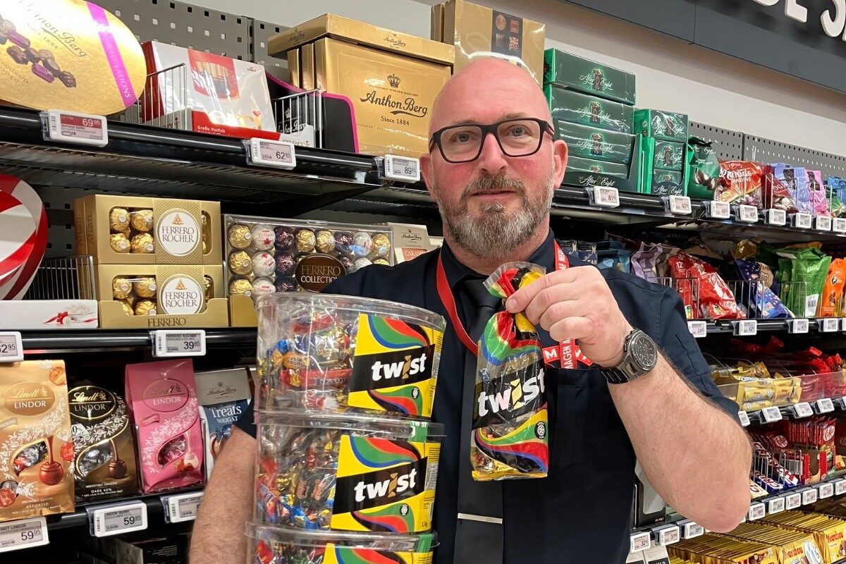 Købmand takker af efter otte år – EsbjergLiv.dk