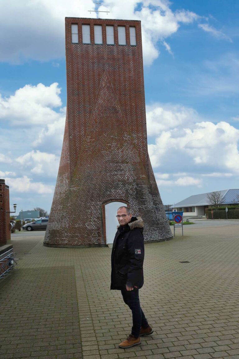 Torben startede i Vest Foto – i dag er han kirketjener • EsbjergLiv.dk